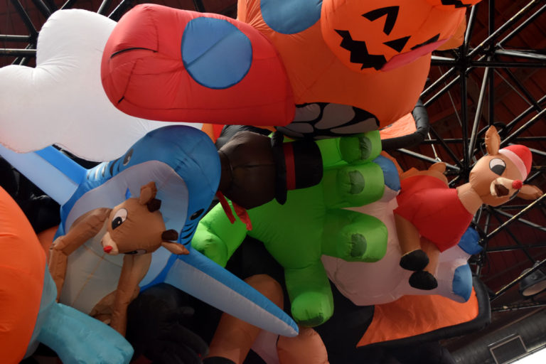 ‘What Brings You Joy?’—Nick Cave Fills Boston Cyclorama With Holiday ...