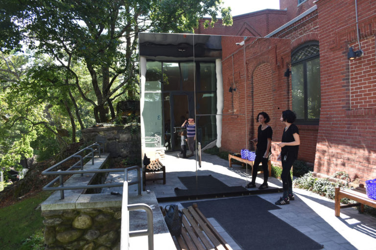 First Look Inside Yayoi Kusama’s Psychedelic ‘Infinity Room’ At Boston ...